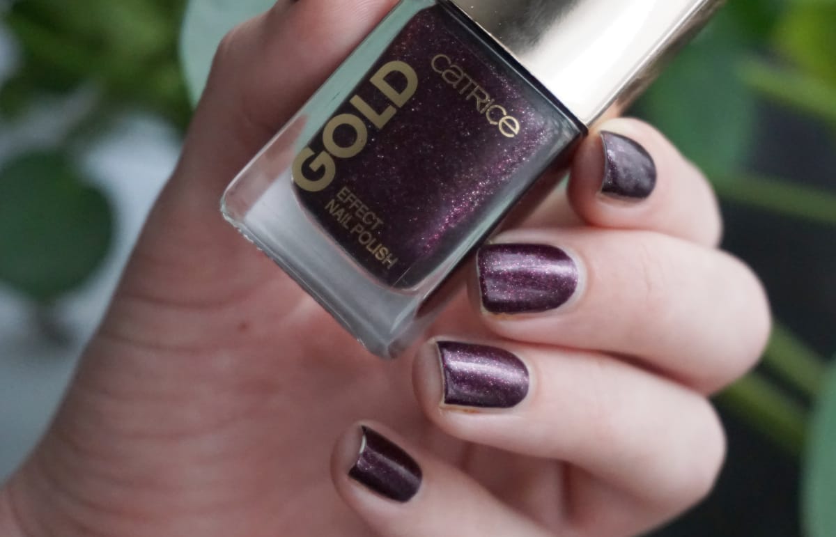 Catrice - 07 Lustrous Seduction (Gold Effect) - Noae Nails