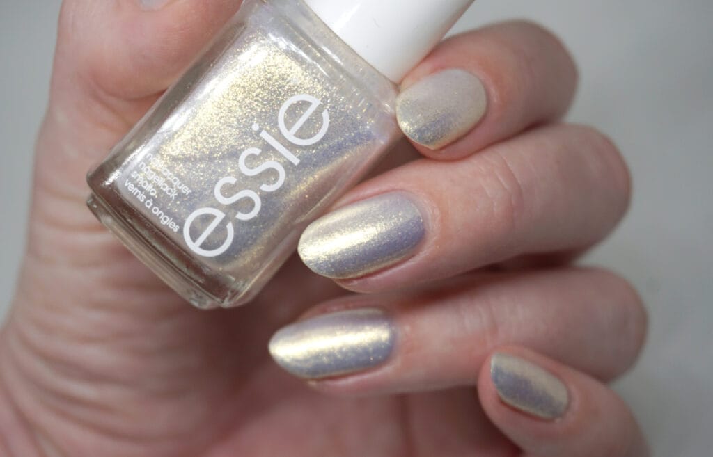 Swatch of Essie Twinkle in Time (Winter 2020) - Noae Nails