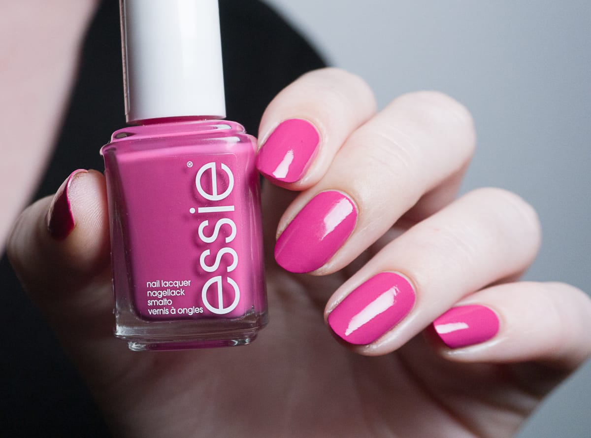 Swatches of Essie Handmade with love (Summer 2022) - Noae Nails