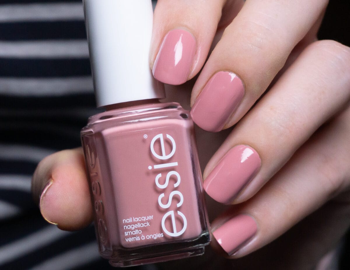 Swatches of Essie Beleaf in yourself (Fall 2021/2022) - Noae Nails